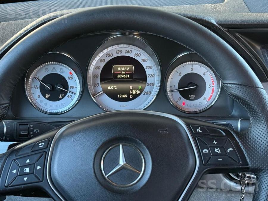 Melns Mercedes-Benz GLK 220 2014 Rīga, ar dzinēja tilpumu 2.20 L un nobraukumu 316 tūkst. km par 14500 €, foto 13 vietnē AUTOMOTO.COM.LV