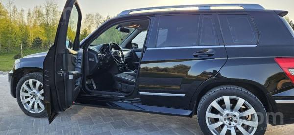 Black Mercedes-Benz GLK 220 2009 in Bauska, with an engine capacity of 2.20 L and mileage of 308 thousand km for 7000 €, photo 3 on AUTOMOTO.COM.LV