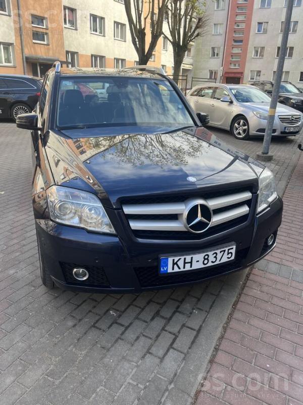 Zils Mercedes-Benz GLK 220 2011 Liepāja, ar dzinēja tilpumu 2.20 L un nobraukumu 293 tūkst. km par 7900 €, foto 1 vietnē AUTOMOTO.COM.LV
