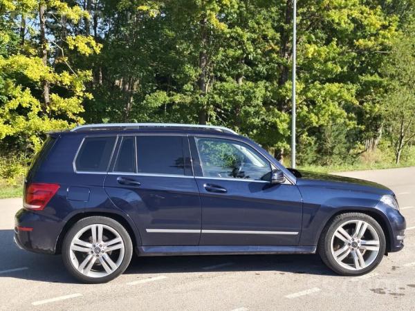 Blue Mercedes-Benz GLK 220 2014 in Madona, with an engine capacity of 2.20 L and mileage of 211 thousand km for 11750 €, photo 8 on AUTOMOTO.COM.LV