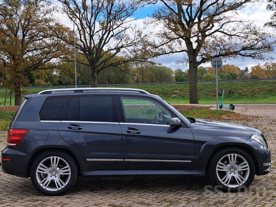 Blue Mercedes-Benz GLK 220 2014 in Valmiera, with an engine capacity of 2.10 L and mileage of 275 thousand km for 8600 €, photo 3 on AUTOMOTO.COM.LV