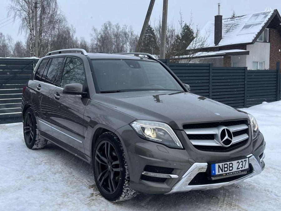 Brown Mercedes-Benz GLK 220 2013 in Vilnius, with an engine capacity of 2.14 L and mileage of 287 thousand km for 11700 €, photo 2 on AUTOMOTO.COM.LV
