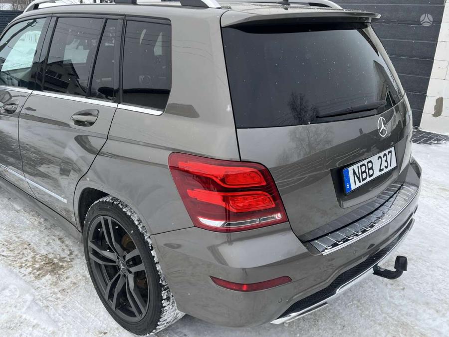 Brown Mercedes-Benz GLK 220 2013 in Vilnius, with an engine capacity of 2.14 L and mileage of 287 thousand km for 11700 €, photo 8 on AUTOMOTO.COM.LV