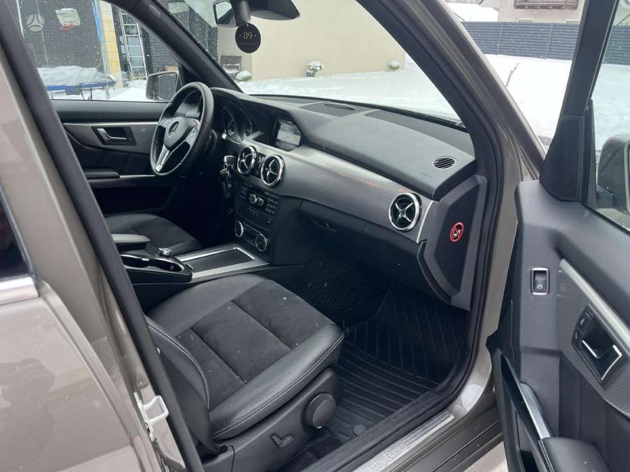 Brown Mercedes-Benz GLK 220 2013 in Vilnius, with an engine capacity of 2.14 L and mileage of 287 thousand km for 11700 €, photo 25 on AUTOMOTO.COM.LV