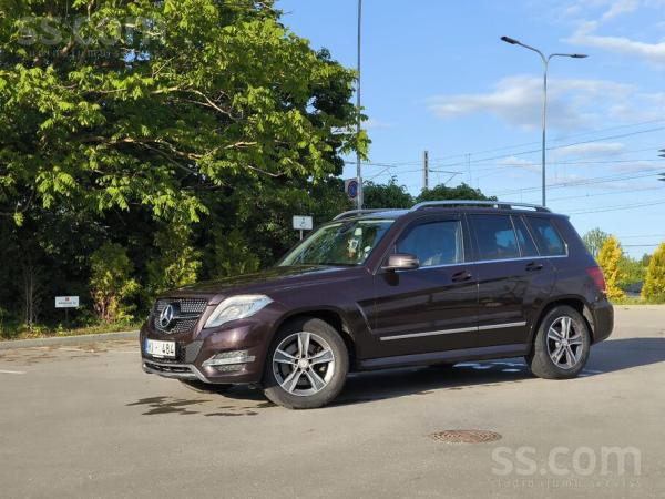 Brown Mercedes-Benz GLK 220 2013 in Riga, with an engine capacity of 2.20 L and mileage of 330 thousand km for 12950 €, photo 3 on AUTOMOTO.COM.LV