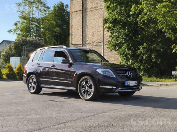 Brown Mercedes-Benz GLK 220 2013 in Riga, with an engine capacity of 2.20 L and mileage of 330 thousand km for 12950 €, photo 4 on AUTOMOTO.COM.LV