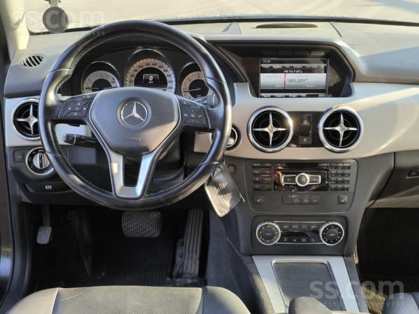 Brown Mercedes-Benz GLK 220 2013 in Riga, with an engine capacity of 2.20 L and mileage of 330 thousand km for 12950 €, photo 10 on AUTOMOTO.COM.LV