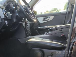 Brūns Mercedes-Benz GLK 220 2013 Rīga, ar dzinēja tilpumu 2.20 L un nobraukumu 319 tūkst. km par 10900 €, foto 13 vietnē AUTOMOTO.COM.LV
