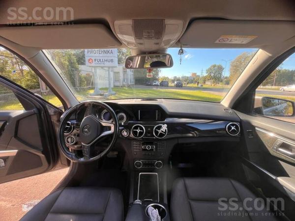 Brown Mercedes-Benz GLK 220 2015 in Riga, with an engine capacity of 2.20 L and mileage of 103 thousand km for 17500 €, photo 5 on AUTOMOTO.COM.LV
