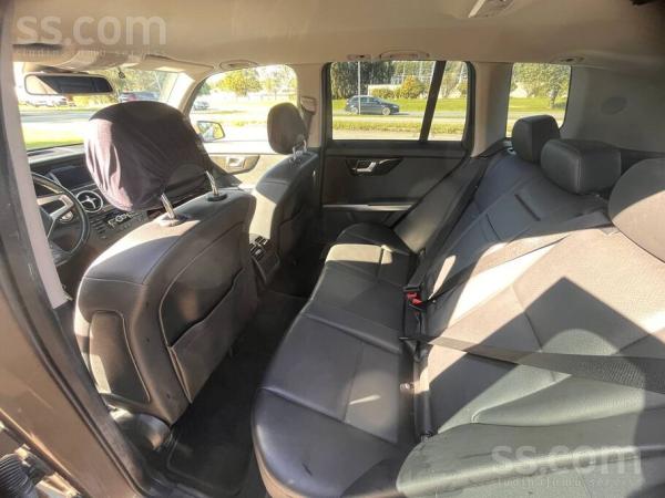 Brown Mercedes-Benz GLK 220 2015 in Riga, with an engine capacity of 2.20 L and mileage of 103 thousand km for 17500 €, photo 6 on AUTOMOTO.COM.LV