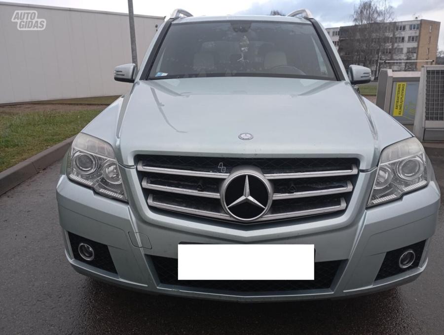 Green Mercedes-Benz GLK 220 2009 in Alytus, with an engine capacity of 2.10 L and mileage of 279 thousand km for 7950 €, photo 3 on AUTOMOTO.COM.LV