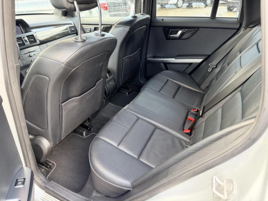 Pelēks Mercedes-Benz GLK 220 2009 Rīga, ar dzinēja tilpumu 2.20 L un nobraukumu 290 tūkst. km par 8995 €, foto 7 vietnē AUTOMOTO.COM.LV