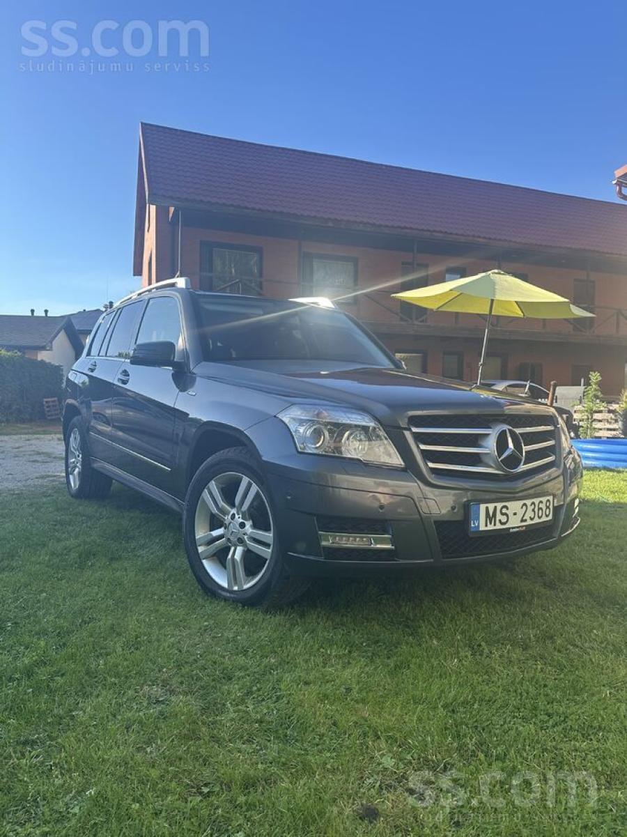 Grey Mercedes-Benz GLK 220 2010 in Jurmala, with an engine capacity of 2.20 L and mileage of 282 thousand km for 6500 €, photo 3 on AUTOMOTO.COM.LV