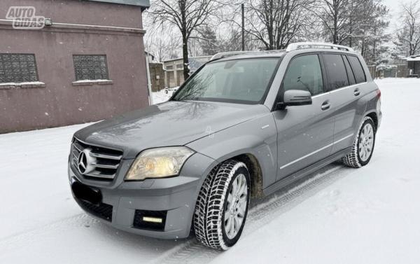 Grey Mercedes-Benz GLK 220 2010 in Mazeikiai, with an engine capacity of 2.10 L and mileage of 449 thousand km for 7300 €, photo 2 on AUTOMOTO.COM.LV