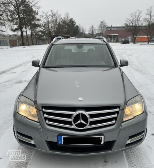 Grey Mercedes-Benz GLK 220 2010 in Mazeikiai, with an engine capacity of 2.10 L and mileage of 449 thousand km for 7300 €, photo 3 on AUTOMOTO.COM.LV