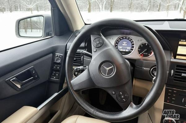 Grey Mercedes-Benz GLK 220 2010 in Mazeikiai, with an engine capacity of 2.10 L and mileage of 449 thousand km for 7300 €, photo 7 on AUTOMOTO.COM.LV