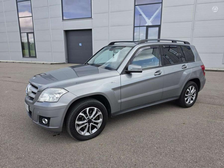 Pelēks Mercedes-Benz GLK 220 2010 Kauņa, ar dzinēja tilpumu 2.14 L un nobraukumu 332 tūkst. km par 5800 €, foto 1 vietnē AUTOMOTO.COM.LV