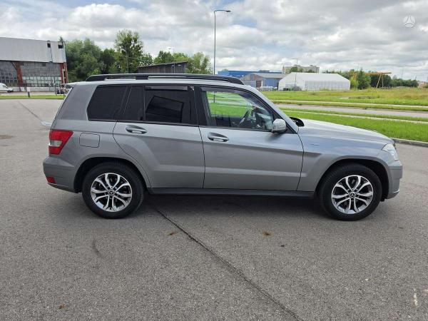Pelēks Mercedes-Benz GLK 220 2010 Kauņa, ar dzinēja tilpumu 2.14 L un nobraukumu 332 tūkst. km par 5800 €, foto 4 vietnē AUTOMOTO.COM.LV