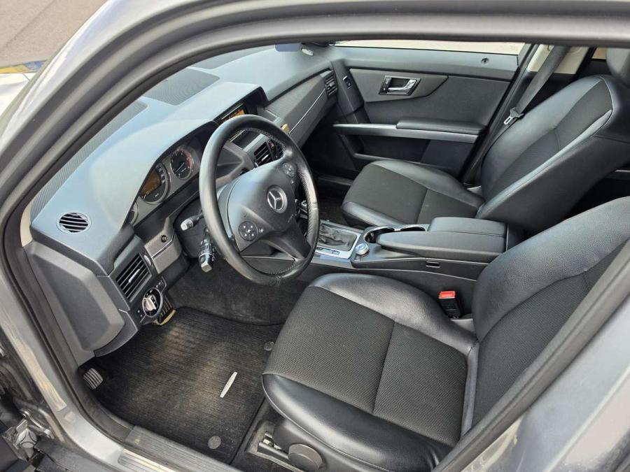 Pelēks Mercedes-Benz GLK 220 2010 Kauņa, ar dzinēja tilpumu 2.14 L un nobraukumu 332 tūkst. km par 5800 €, foto 9 vietnē AUTOMOTO.COM.LV