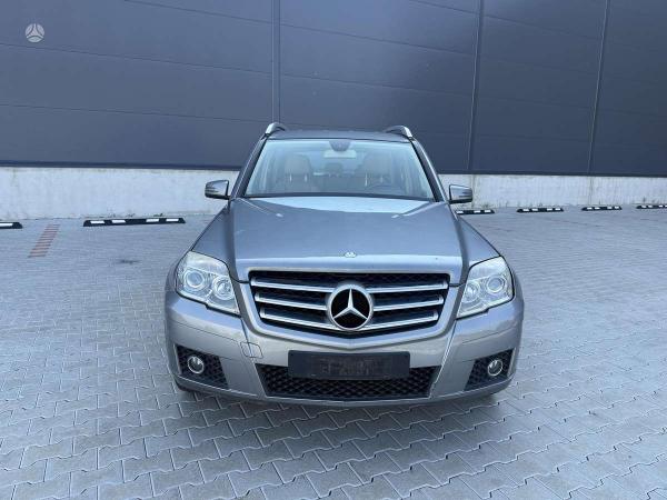 Pelēks Mercedes-Benz GLK 220 2010 Šauļi, ar dzinēja tilpumu 2.14 L un nobraukumu 270 tūkst. km par 5700 €, foto 2 vietnē AUTOMOTO.COM.LV