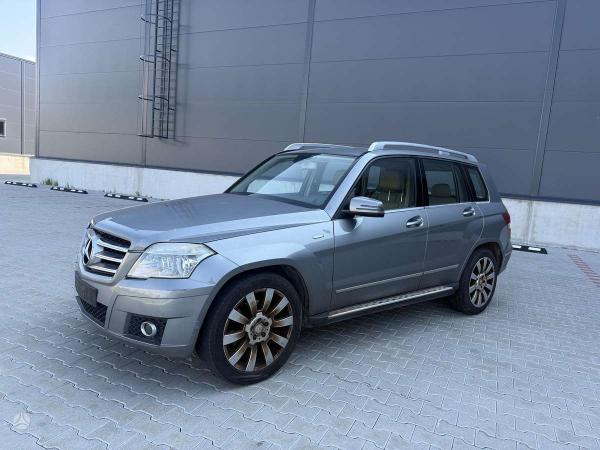 Pelēks Mercedes-Benz GLK 220 2010 Šauļi, ar dzinēja tilpumu 2.14 L un nobraukumu 270 tūkst. km par 5700 €, foto 1 vietnē AUTOMOTO.COM.LV