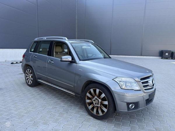 Pelēks Mercedes-Benz GLK 220 2010 Šauļi, ar dzinēja tilpumu 2.14 L un nobraukumu 270 tūkst. km par 5700 €, foto 3 vietnē AUTOMOTO.COM.LV