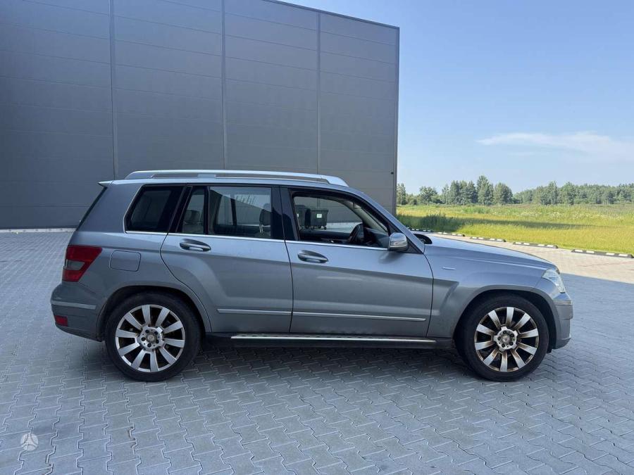 Grey Mercedes-Benz GLK 220 2010 in Siauliai, with an engine capacity of 2.14 L and mileage of 270 thousand km for 5700 €, photo 5 on AUTOMOTO.COM.LV