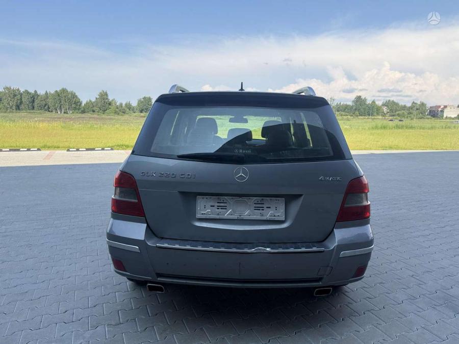 Grey Mercedes-Benz GLK 220 2010 in Siauliai, with an engine capacity of 2.14 L and mileage of 270 thousand km for 5700 €, photo 8 on AUTOMOTO.COM.LV