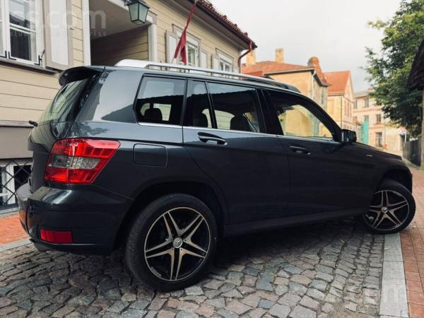 Grey Mercedes-Benz GLK 220 2010 in Cesis, with an engine capacity of 2.20 L and mileage of 0 thousand km for 8790 €, photo 6 on AUTOMOTO.COM.LV