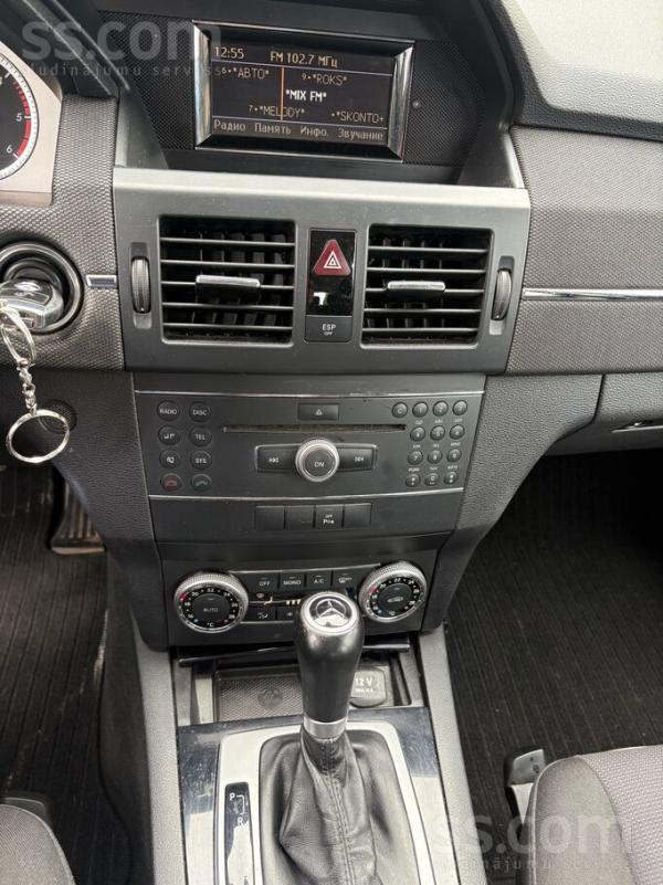 Pelēks Mercedes-Benz GLK 220 2010 Rīga, ar dzinēja tilpumu 2.10 L un nobraukumu 0 tūkst. km par 7550 €, foto 6 vietnē AUTOMOTO.COM.LV