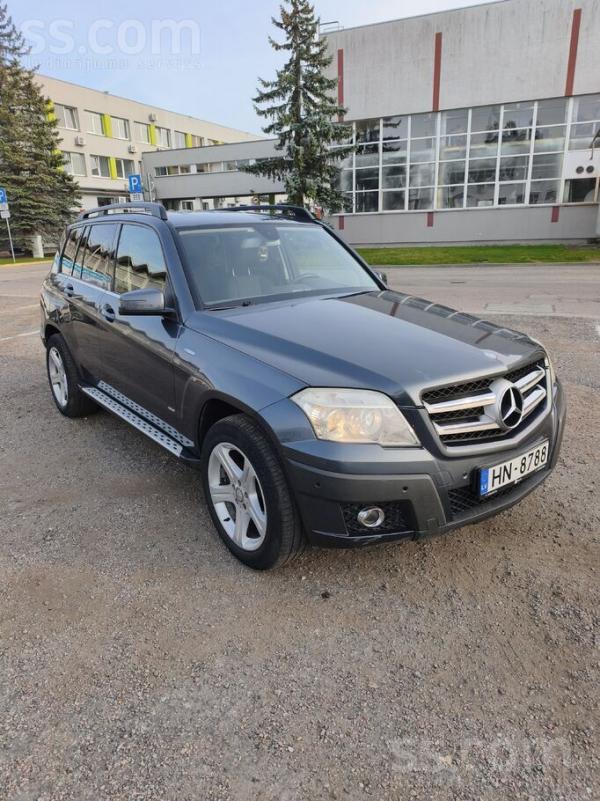 Pelēks Mercedes-Benz GLK 220 2010 Rīga, ar dzinēja tilpumu 2.20 L un nobraukumu 257 tūkst. km par 6950 €, foto 4 vietnē AUTOMOTO.COM.LV