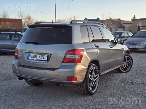 Grey Mercedes-Benz GLK 220 2011 in Liepaja, with an engine capacity of 2.20 L and mileage of 0 thousand km for 8800 €, photo 2 on AUTOMOTO.COM.LV