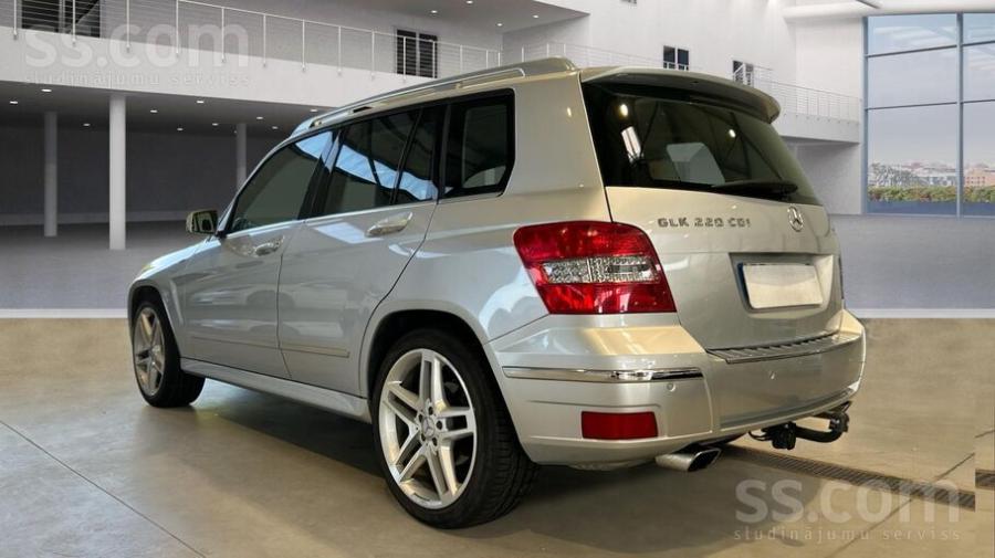 Pelēks Mercedes-Benz GLK 220 2011 Rīga, ar dzinēja tilpumu 2.20 L un nobraukumu 197 tūkst. km par 9990 €, foto 3 vietnē AUTOMOTO.COM.LV