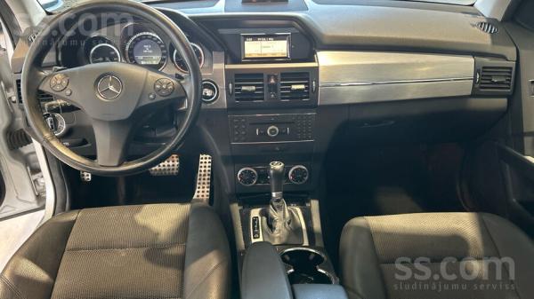 Grey Mercedes-Benz GLK 220 2011 in Riga, with an engine capacity of 2.20 L and mileage of 197 thousand km for 9990 €, photo 5 on AUTOMOTO.COM.LV
