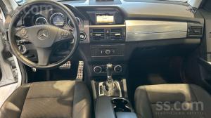 Pelēks Mercedes-Benz GLK 220 2011 Rīga, ar dzinēja tilpumu 2.20 L un nobraukumu 197 tūkst. km par 9990 €, foto 5 vietnē AUTOMOTO.COM.LV