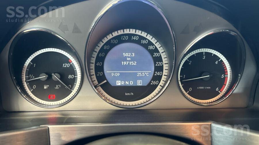 Pelēks Mercedes-Benz GLK 220 2011 Rīga, ar dzinēja tilpumu 2.20 L un nobraukumu 197 tūkst. km par 9990 €, foto 6 vietnē AUTOMOTO.COM.LV