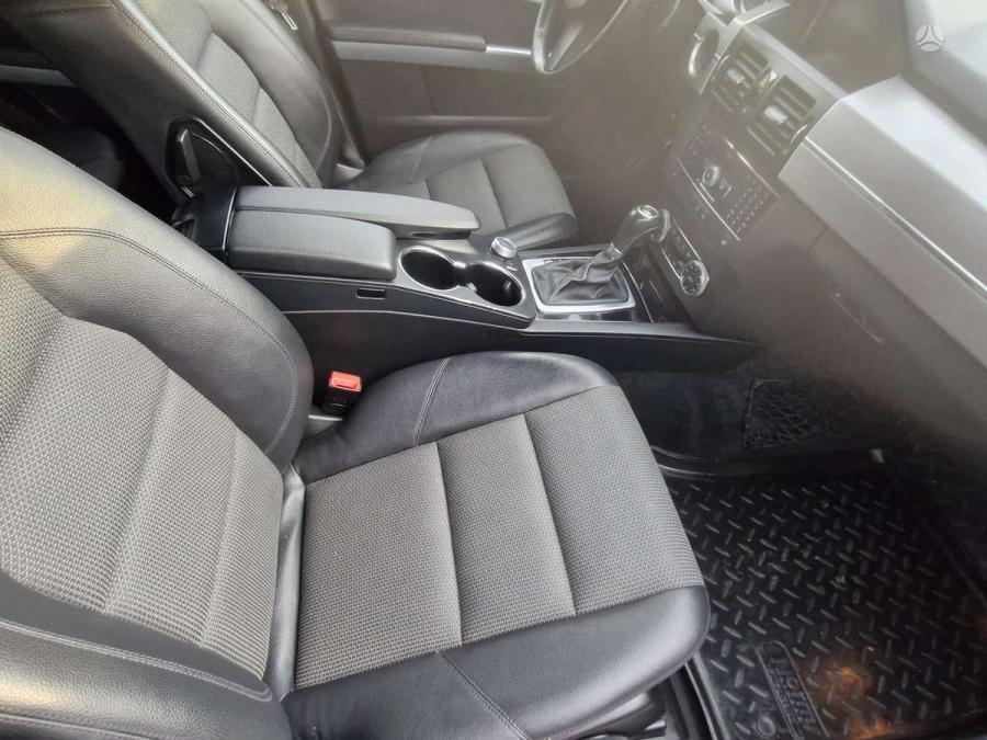 Pelēks Mercedes-Benz GLK 220 2011 Telšiai, ar dzinēja tilpumu 2.10 L un nobraukumu 243 tūkst. km par 7150 €, foto 12 vietnē AUTOMOTO.COM.LV