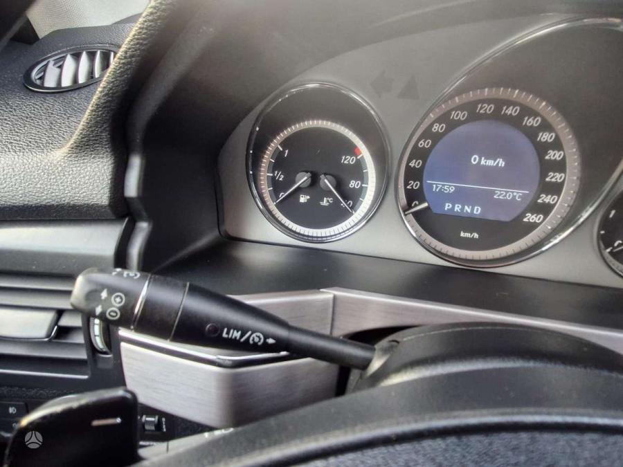 Pelēks Mercedes-Benz GLK 220 2011 Telšiai, ar dzinēja tilpumu 2.10 L un nobraukumu 243 tūkst. km par 7150 €, foto 14 vietnē AUTOMOTO.COM.LV