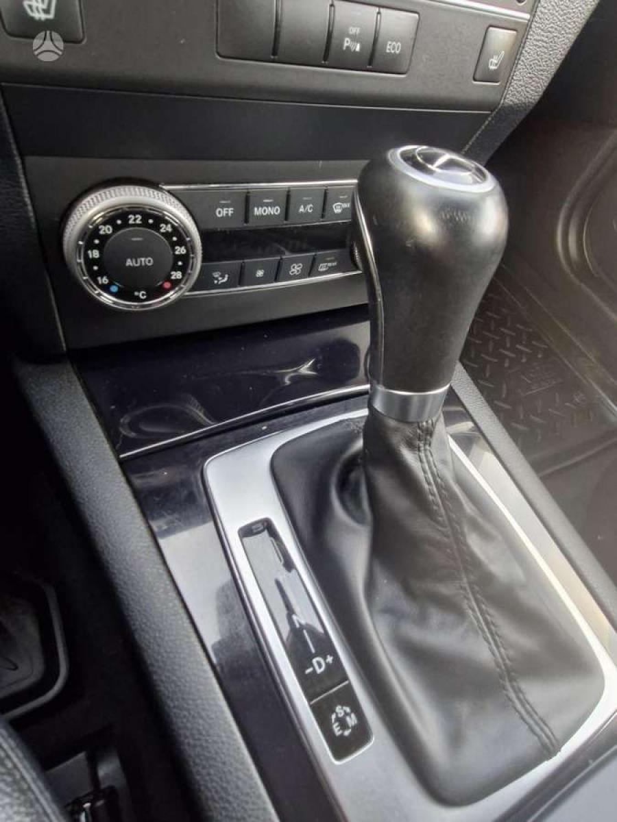 Pelēks Mercedes-Benz GLK 220 2011 Telšiai, ar dzinēja tilpumu 2.10 L un nobraukumu 243 tūkst. km par 7150 €, foto 20 vietnē AUTOMOTO.COM.LV