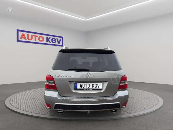Pelēks Mercedes-Benz GLK 220 2012 Kauņa, ar dzinēja tilpumu 2.10 L un nobraukumu 319 tūkst. km par 8799 €, foto 4 vietnē AUTOMOTO.COM.LV