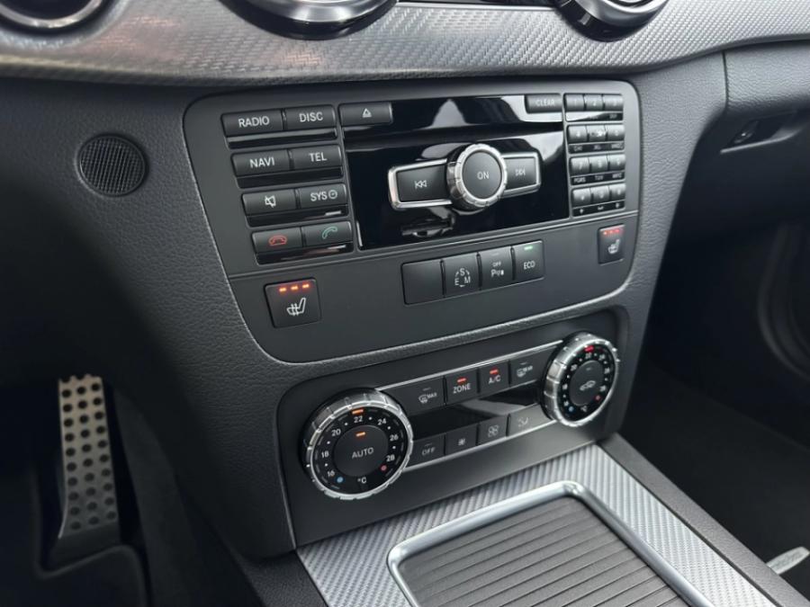 Pelēks Mercedes-Benz GLK 220 2012 Rīga, ar dzinēja tilpumu 2.20 L un nobraukumu 285 tūkst. km par 13950 €, foto 17 vietnē AUTOMOTO.COM.LV