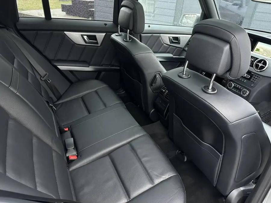Pelēks Mercedes-Benz GLK 220 2012 Jelgava, ar dzinēja tilpumu 2.20 L un nobraukumu 285 tūkst. km par 11950 €, foto 9 vietnē AUTOMOTO.COM.LV