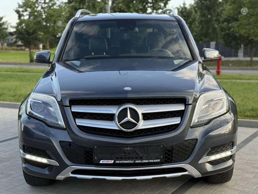 Grey Mercedes-Benz GLK 220 2012 in Siauliai, with an engine capacity of 2.14 L and mileage of 237 thousand km for 13550 €, photo 3 on AUTOMOTO.COM.LV