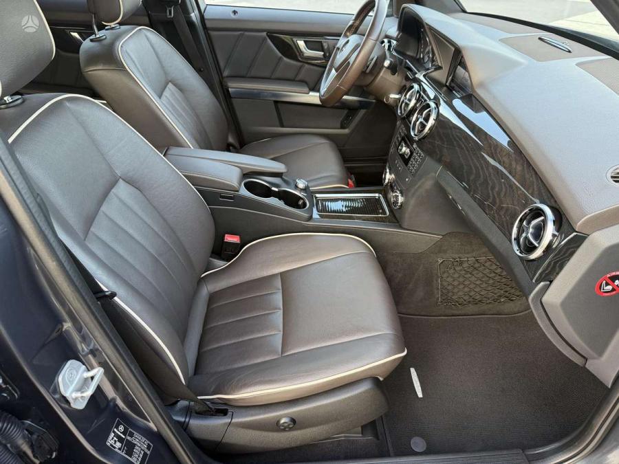 Grey Mercedes-Benz GLK 220 2012 in Siauliai, with an engine capacity of 2.14 L and mileage of 237 thousand km for 13550 €, photo 22 on AUTOMOTO.COM.LV