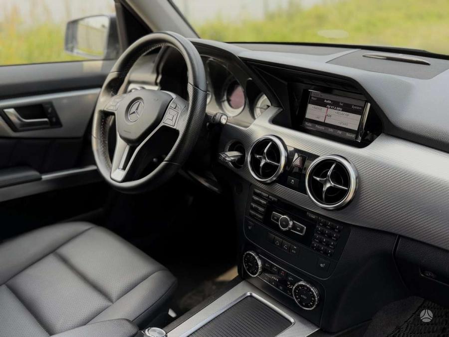 Pelēks Mercedes-Benz GLK 220 2012 Šauļi, ar dzinēja tilpumu 2.14 L un nobraukumu 252 tūkst. km par 12999 €, foto 28 vietnē AUTOMOTO.COM.LV