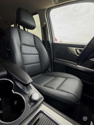 Pelēks Mercedes-Benz GLK 220 2012 Šauļi, ar dzinēja tilpumu 2.14 L un nobraukumu 252 tūkst. km par 12999 €, foto 31 vietnē AUTOMOTO.COM.LV