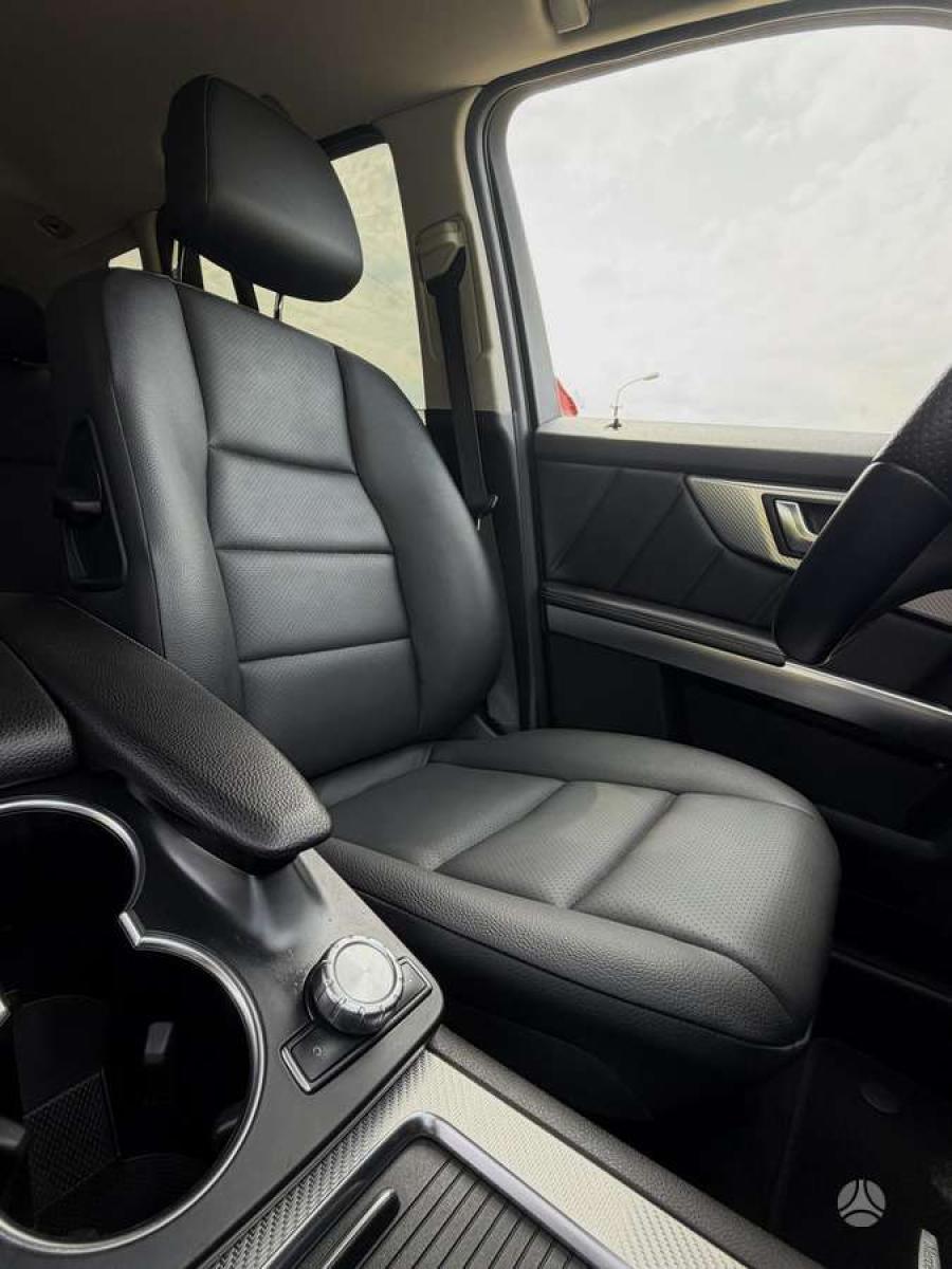 Pelēks Mercedes-Benz GLK 220 2012 Šauļi, ar dzinēja tilpumu 2.14 L un nobraukumu 252 tūkst. km par 12999 €, foto 31 vietnē AUTOMOTO.COM.LV