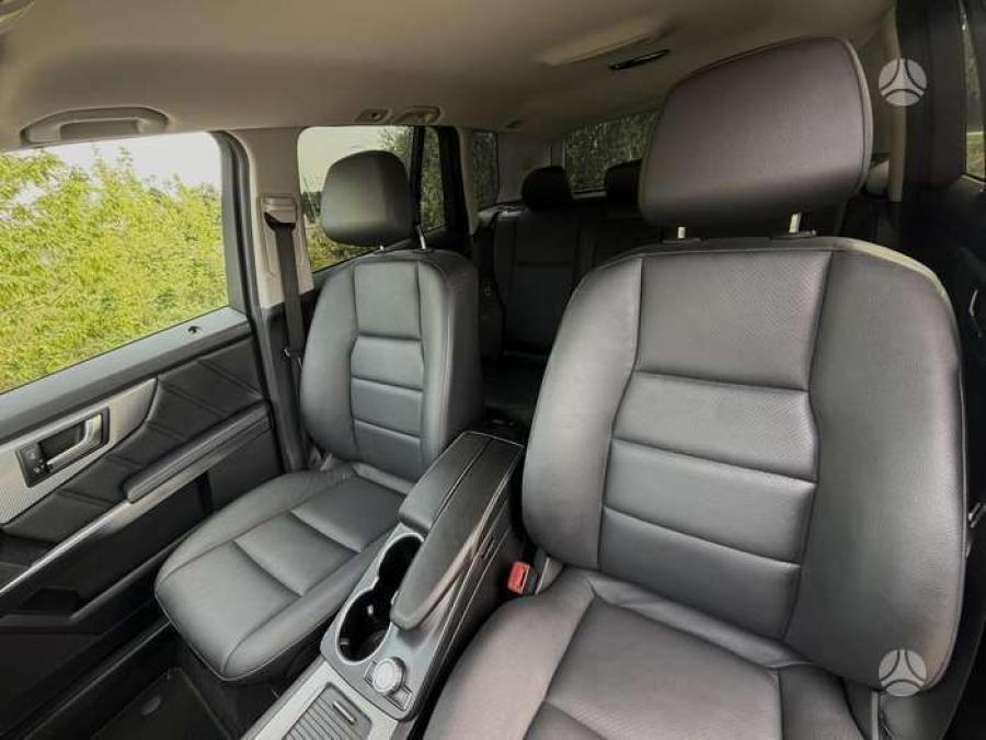Grey Mercedes-Benz GLK 220 2012 in Siauliai, with an engine capacity of 2.14 L and mileage of 252 thousand km for 12999 €, photo 29 on AUTOMOTO.COM.LV