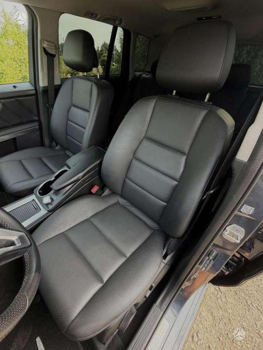 Grey Mercedes-Benz GLK 220 2012 in Siauliai, with an engine capacity of 2.14 L and mileage of 252 thousand km for 12999 €, photo 30 on AUTOMOTO.COM.LV