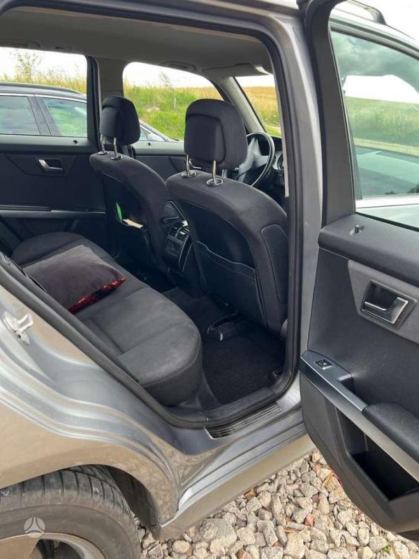 Grey Mercedes-Benz GLK 220 2012 in Vilnius, with an engine capacity of 2.14 L and mileage of 280 thousand km for 8200 €, photo 9 on AUTOMOTO.COM.LV